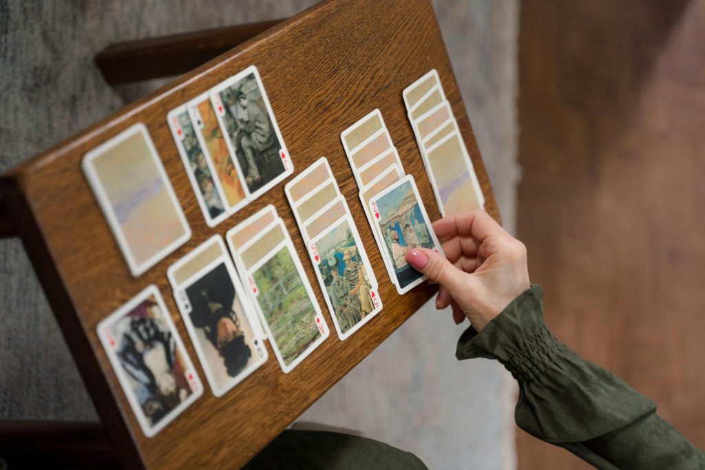 How to Play Solitaire: Easy Rules & Strategies - Play Party Game