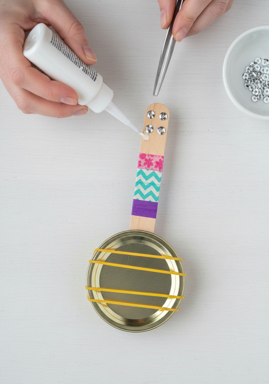 How to Make Mini Lid Banjos in 10 Minutes | Easy DIY Craft