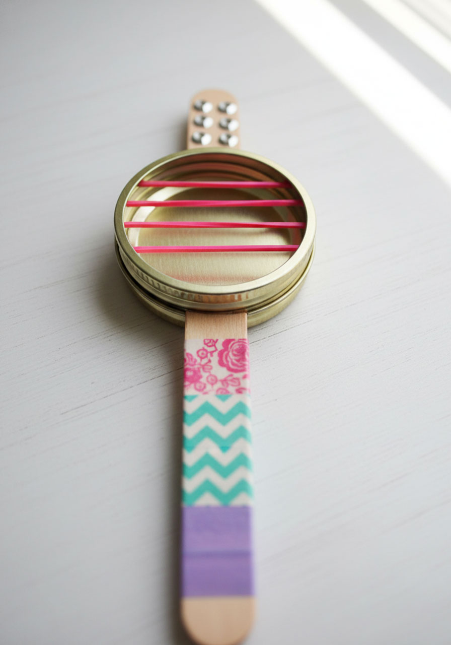 How to Make Mini Lid Banjos in 10 Minutes | Easy DIY Craft